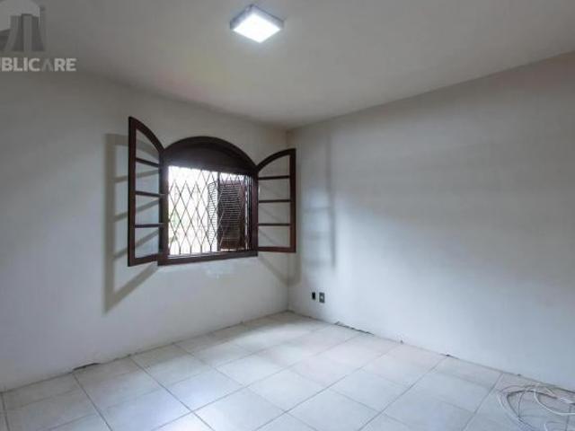 Casa de condomínio, 3 dormitórios, 1 suíte, 1 vaga coberta, no bairro Cristal