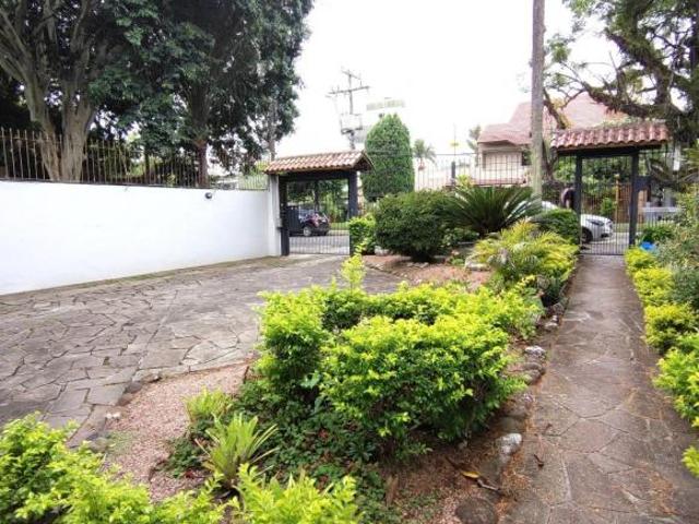 Casa de condomínio, 3 dormitórios, 1 suíte, 1 vaga coberta, no bairro Cristal