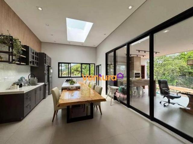 Casa de Condomínio