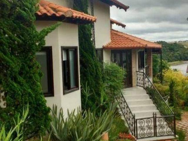 Casa de Condomínio