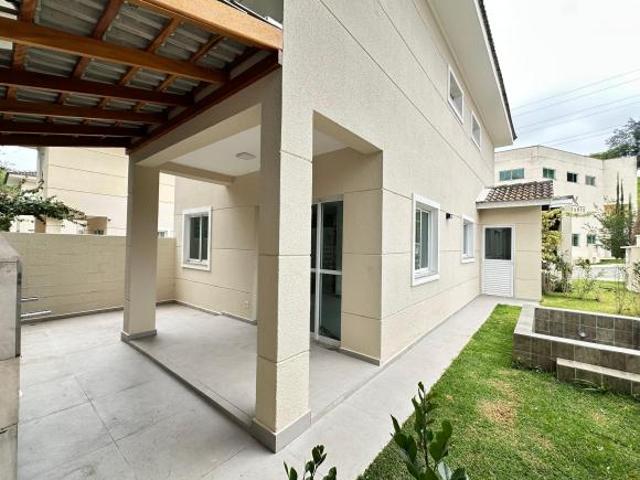 Casa de Condomínio 1Km do Shopping Granja Viana 185 metros 3 Suítes FL34