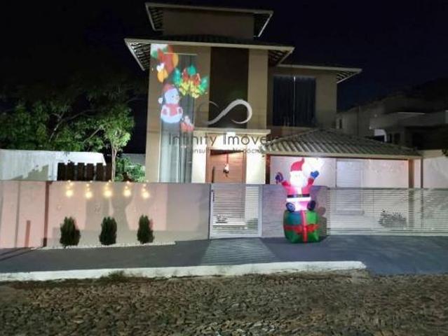Casa de Condomínio