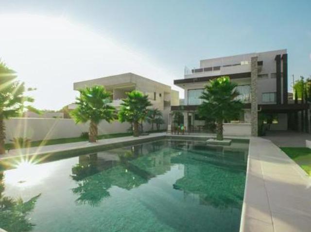 Casa de Condomínio