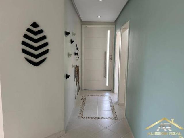 Casa de Condomínio 278m²| 4 Suítes| 5 banheiros|4 Vagas no Residencial Três