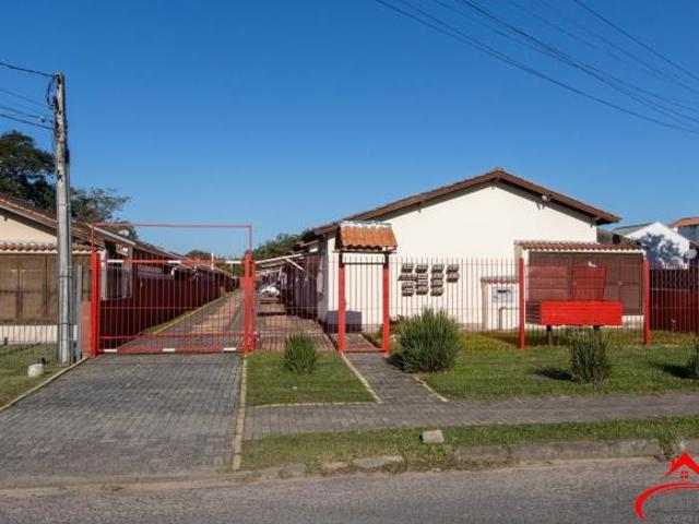 Casa de condomínio, 2 dormitórios, 1 banheiro e 1 vaga de garagem