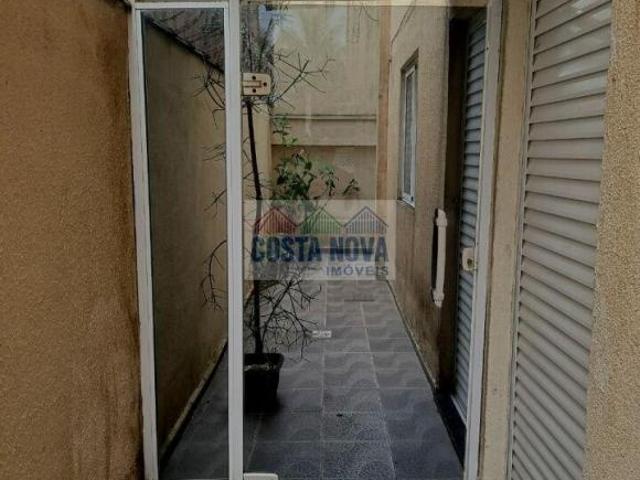 Casa de condomínio, 2 quartos, 1 banheiro, sala, cozinha e área de serviço