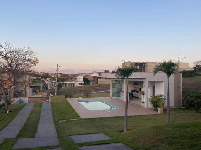 Casa de Condomínio