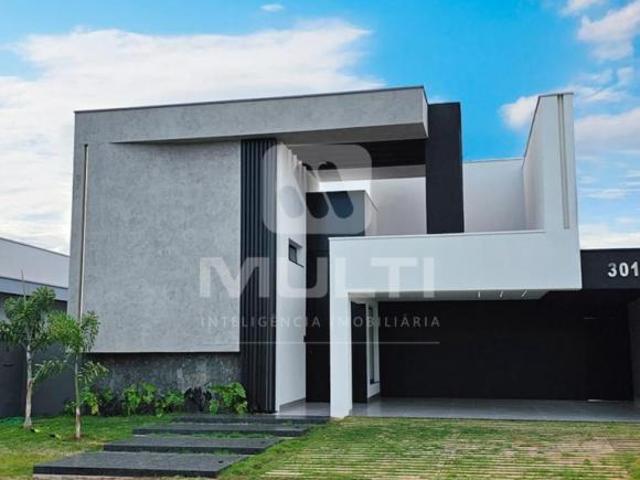 Casa de Condomínio