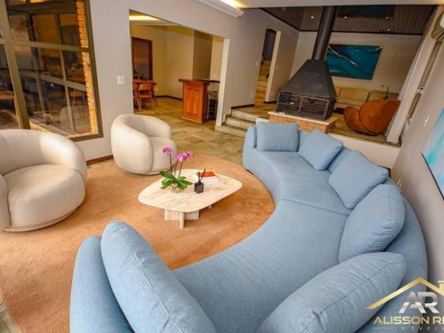 Casa de Condomínio 430m²| 4 Suítes| 6 Vagas no Residencial 12 | Alphaville