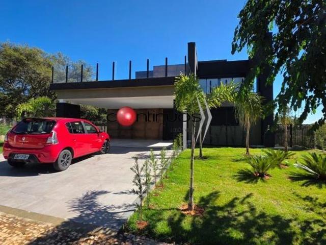 Casa de Condomínio