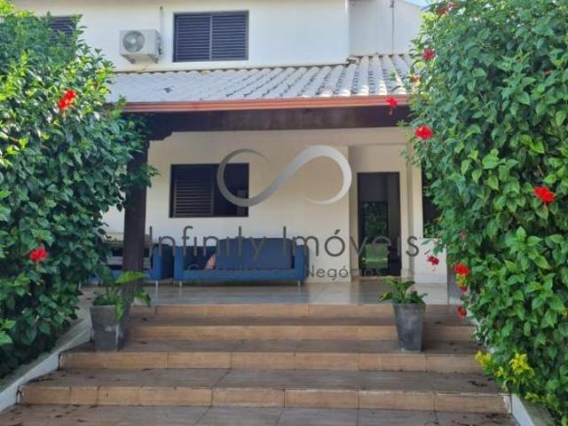 Casa de Condomínio