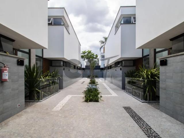 Casa de Condomínio 4 Dormitórios Suítes à Venda ou para Alugar no Brooklin São Paulo/SP