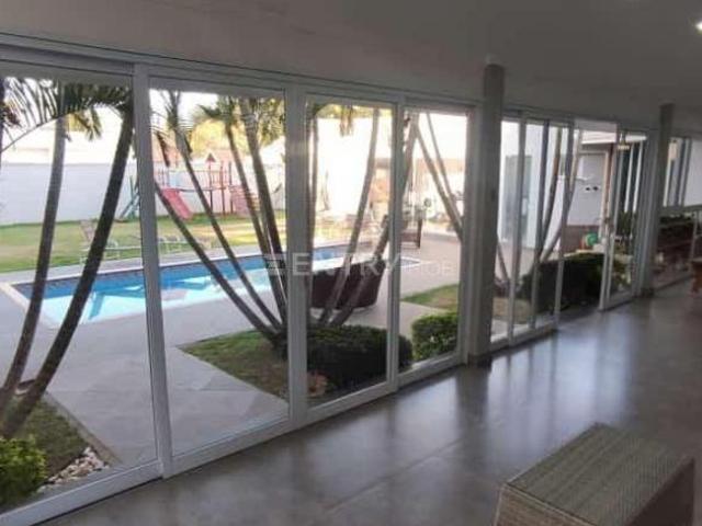 Casa de Condomínio 4 Quartos em Jundiaí Mirim com 756m² de Área Total