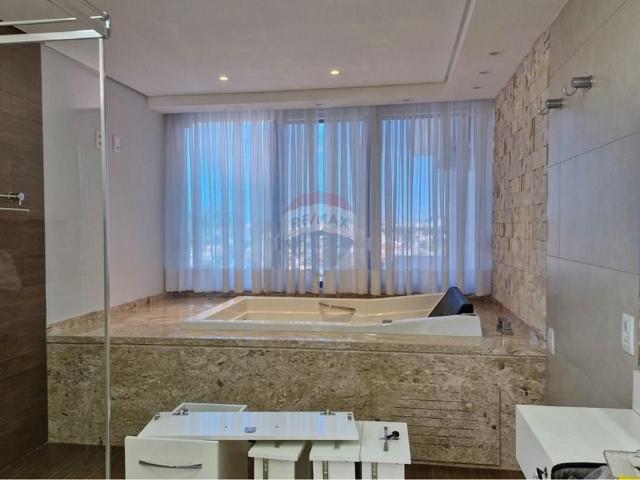 Casa de condomínio, 4 quartos, 402 m² de área útil, piscina e segurança, para locação