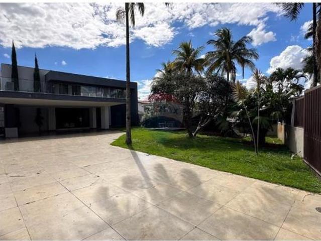 Casa de condomínio 4 suítes Arniqueira Escriturada e aceita financiamento