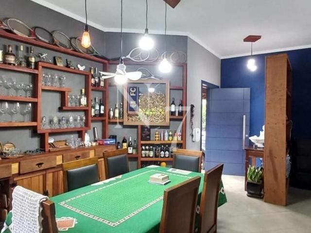 Casa de Condomínio 4 suítes e 450 m² de construção Atibaia