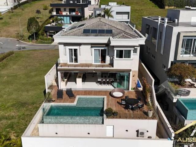 Casa de Condomínio 514m² | 4 Suítes | 5 Banheiros | 6 Vagas Alphaville/SP