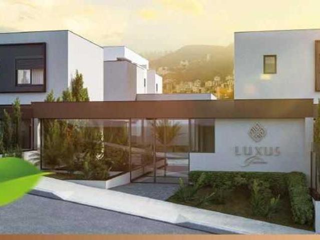 Casa de Condomínio