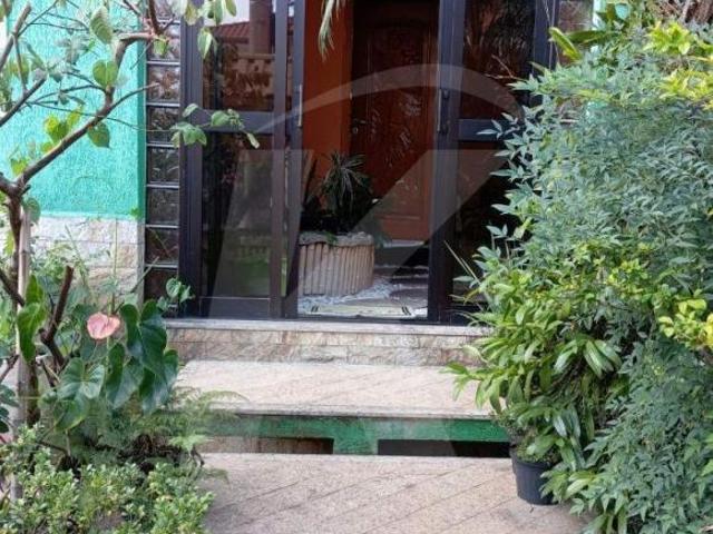 Casa de Condomínio, 5 dormitórios 3 Suítes, 5 Vagas, em Santana