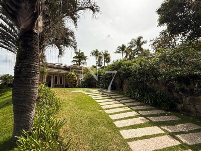 Casa de Condomínio 5 Dormitórios, Móveis Planejados, Piscina e Gourmet Comple.