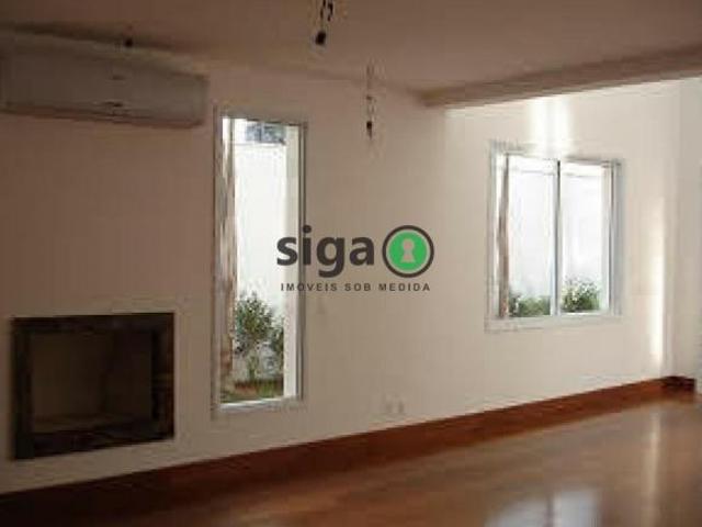 CASA DE CONDOMINIO 608m² COM 4 DOMITORIOS SUITES A VENDA NA JOB LANE BROOKLIN