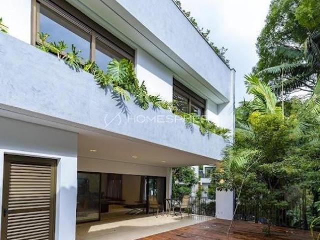 Casa de Condomínio 684 m², 4 suítes, jardim com piscina, terraço gourmet e 4 vagas