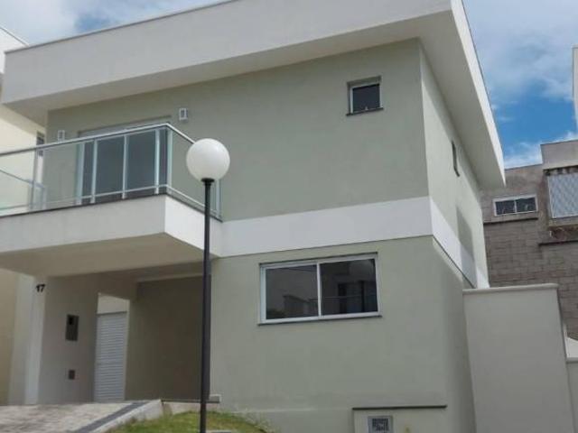 Casa de Condomínio