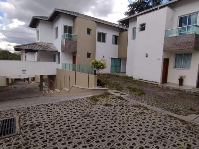 Casa de Condomínio