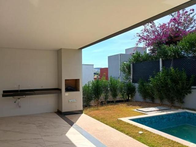 Casa de Condomínio