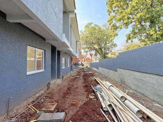 Casa de Condomínio com Área de Serviço e Sacada em Nonoai, Porto Al
