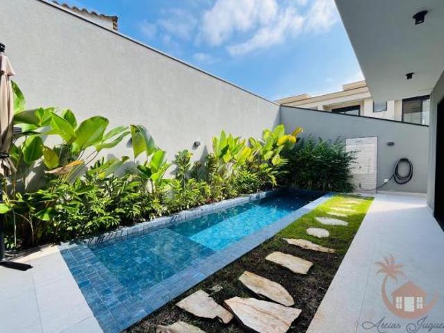 Casa de condomínio com Piscina Privativa