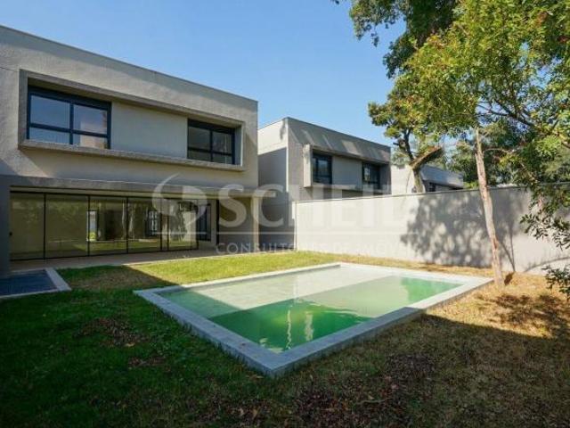 Casa de condomínio com quintal para todo verde da Hípica de Santo Amaro !