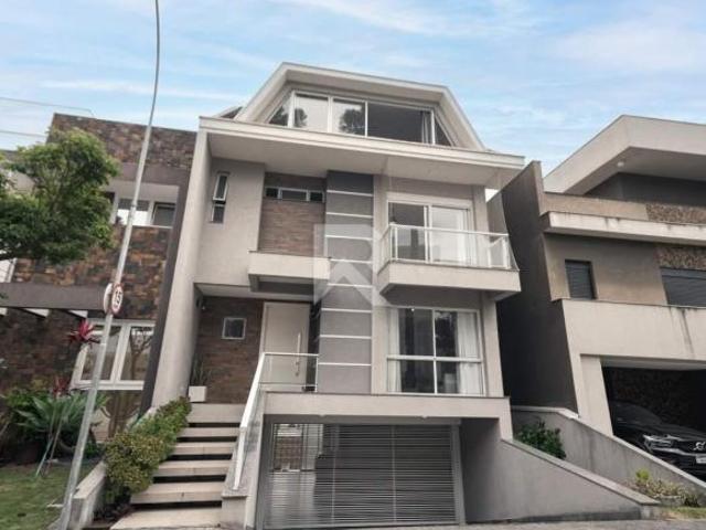 Casa de condomínio com quintal privativo, 3 quartos, 3 vagas à venda, 296 m² Uberaba Curitiba/PR