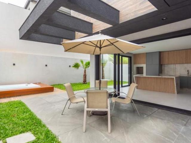 Casa de Condomínio com Vista Livre, 3 Suítes 4 Vagas à venda, 292 m² Tingui Curitiba/PR