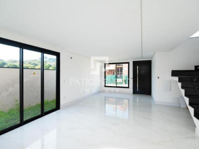 Casa de condomínio com 171 m², 3 quartos sendo 3 suítes à venda no bairro Santa Cândida