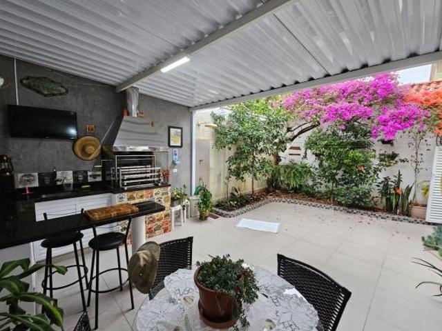 Casa de Condomínio com 180m² 03 Quartos Quintal, Varanda Gourmet São Francisco