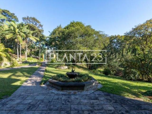 Casa de condomínio com 1224 m², 7 quartos sendo 3 suítes à venda no bairro Jardim Guedala