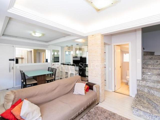 Casa de condomínio com 133 m², 3 quartos sendo 1 suíte à venda no bairro Santa Felicidade