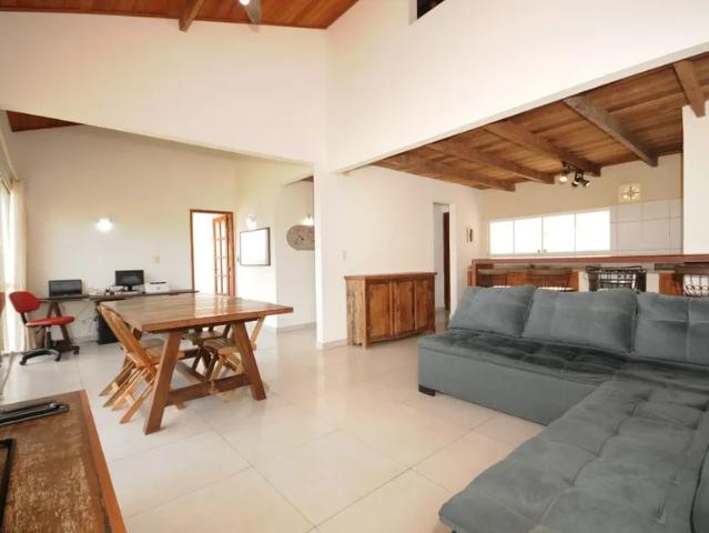 Casa de Condomínio com 13 Quartos e 15 banheiros à Venda, 550 m² por R$ 2.790.000