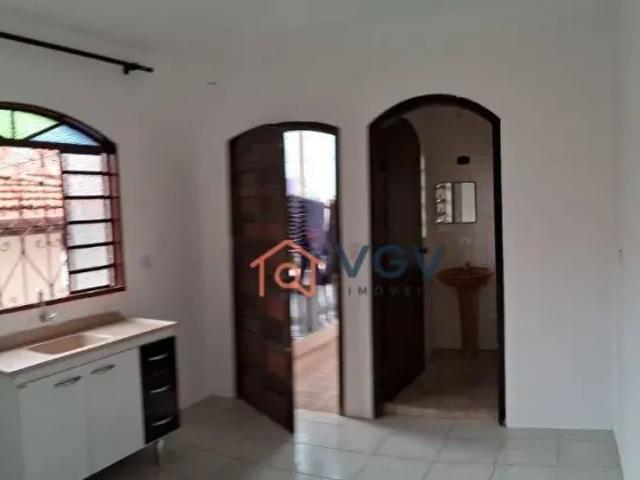 Casa de Condomínio com 1 Quarto e 1 banheiro para Alugar, 42 m² por R$ 1.200/Mês