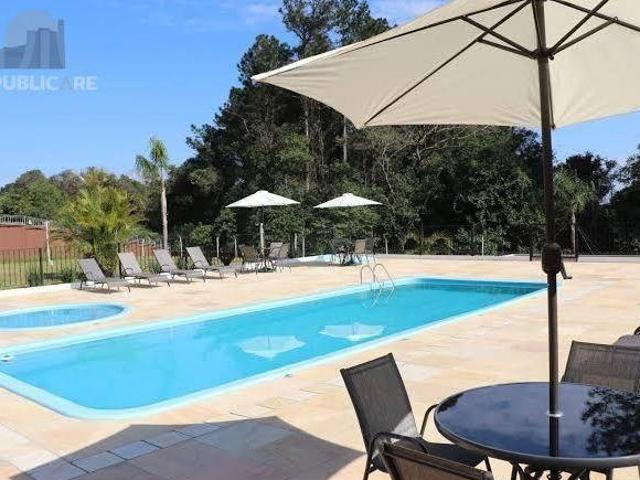 Casa de Condomínio com 1 Quarto e 2 vagas à venda, térreo com 108m² Formoza