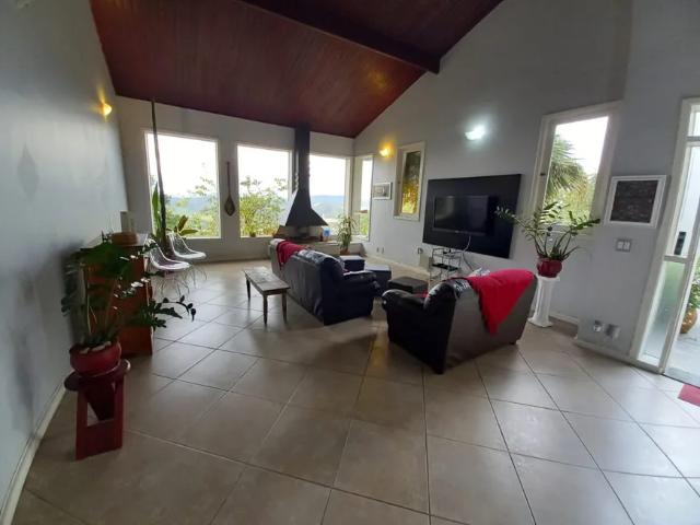 Casa de Condomínio com 1 Quarto e 6 banheiros à Venda, 2000 m² por R$ 1.250.000