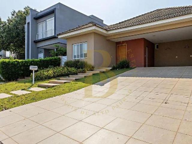 Casa de condomínio com 250 m², 3 quartos sendo 3 suítes à venda no bairro Alphaville