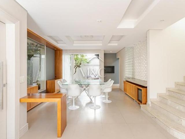 Casa de condomínio com 259.33 m², 3 quartos sendo
