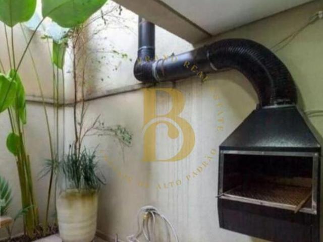Casa de condomínio com 272 m², 3 suítes, 4 vagas, aceita pet à venda na Vila Mariana