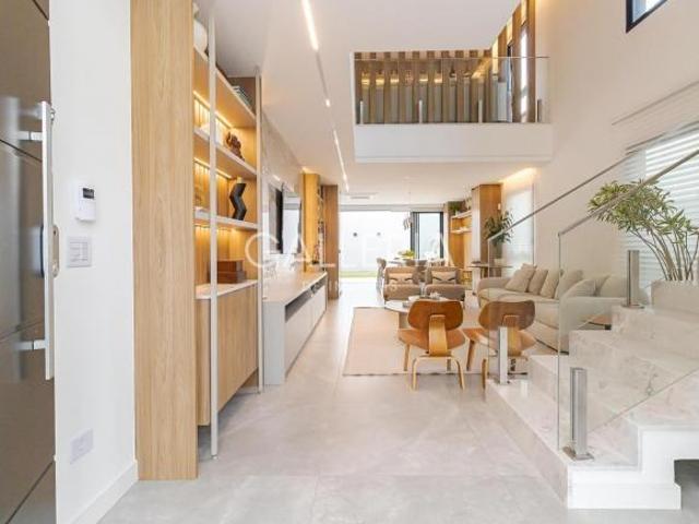 Casa de condomínio com 272 m², 3 quartos sendo 3 suítes à venda no bairro Cascatinha