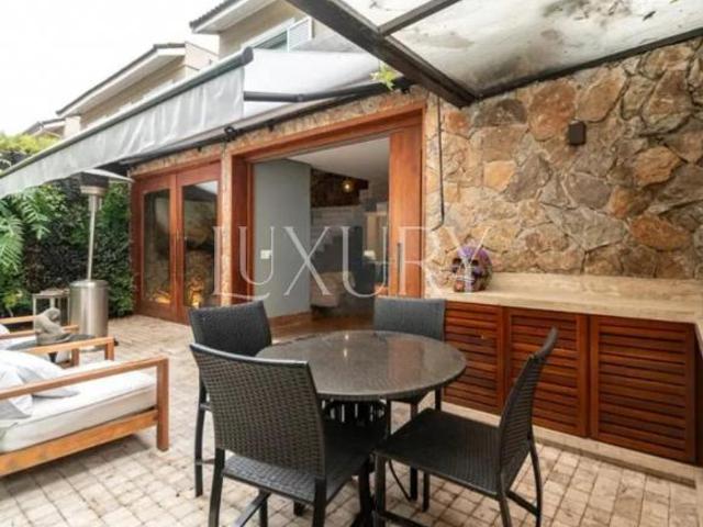 Casa de condomínio com 200 m², 3 quartos sendo 3 suítes à venda no bairro Alto de Pinheiros