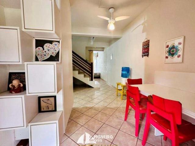 Casa de Condomínio com 2 suítes a 150m da praia
