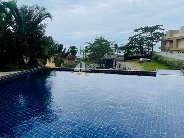 Casa de Condomínio com 2 suítes pé na areia, Boiçucanga