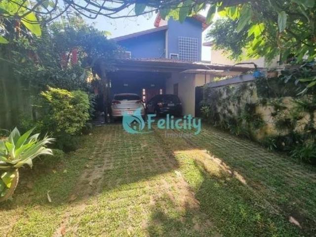 Casa de Condomínio com 2 suítes, 4 vagas, 400m2 no Pq. dos Príncipes